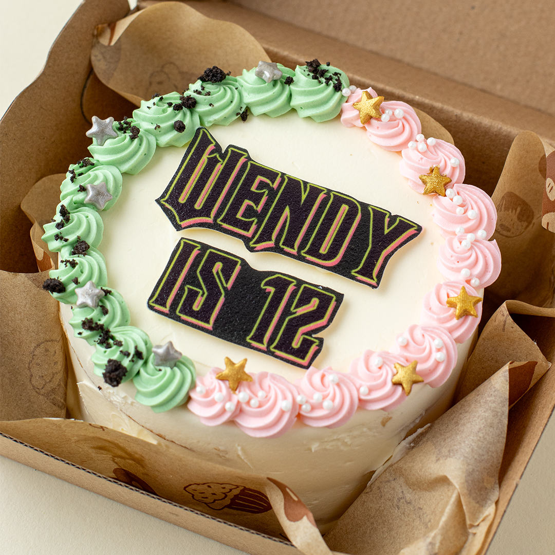 K-Pop Demon Hunters HUNTR/X Bento Cake Bundle - Bob the Baker Boy